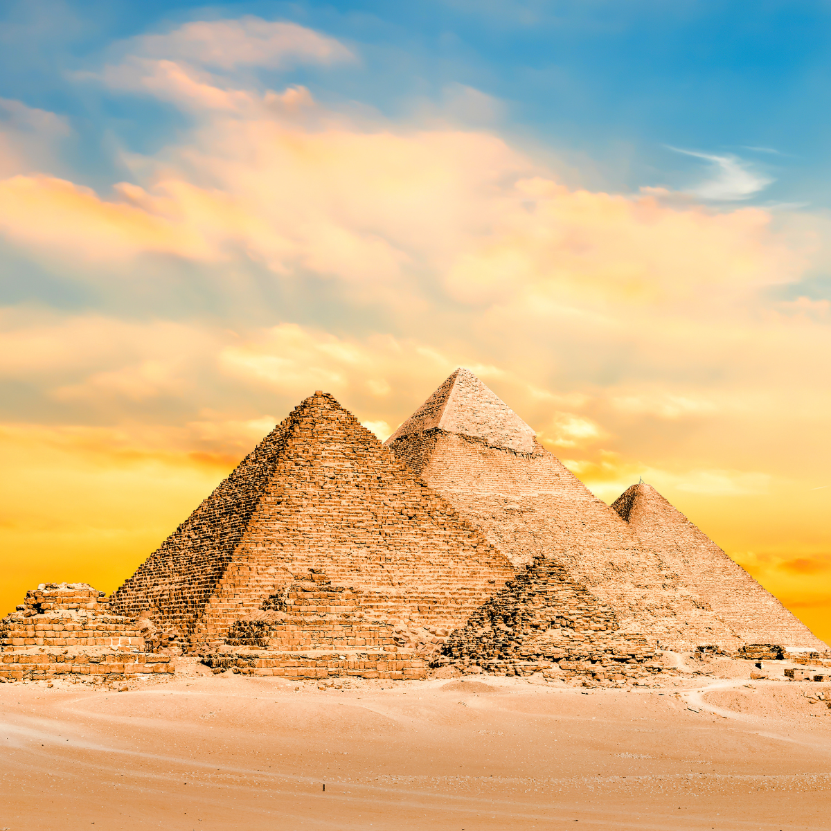 Day Tour To Pyramids And Egyptian Museum & Khan Al-Khalili